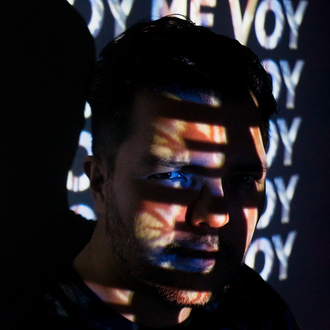 «Me Voy» nos dice Luis Andrade en su nueva canción