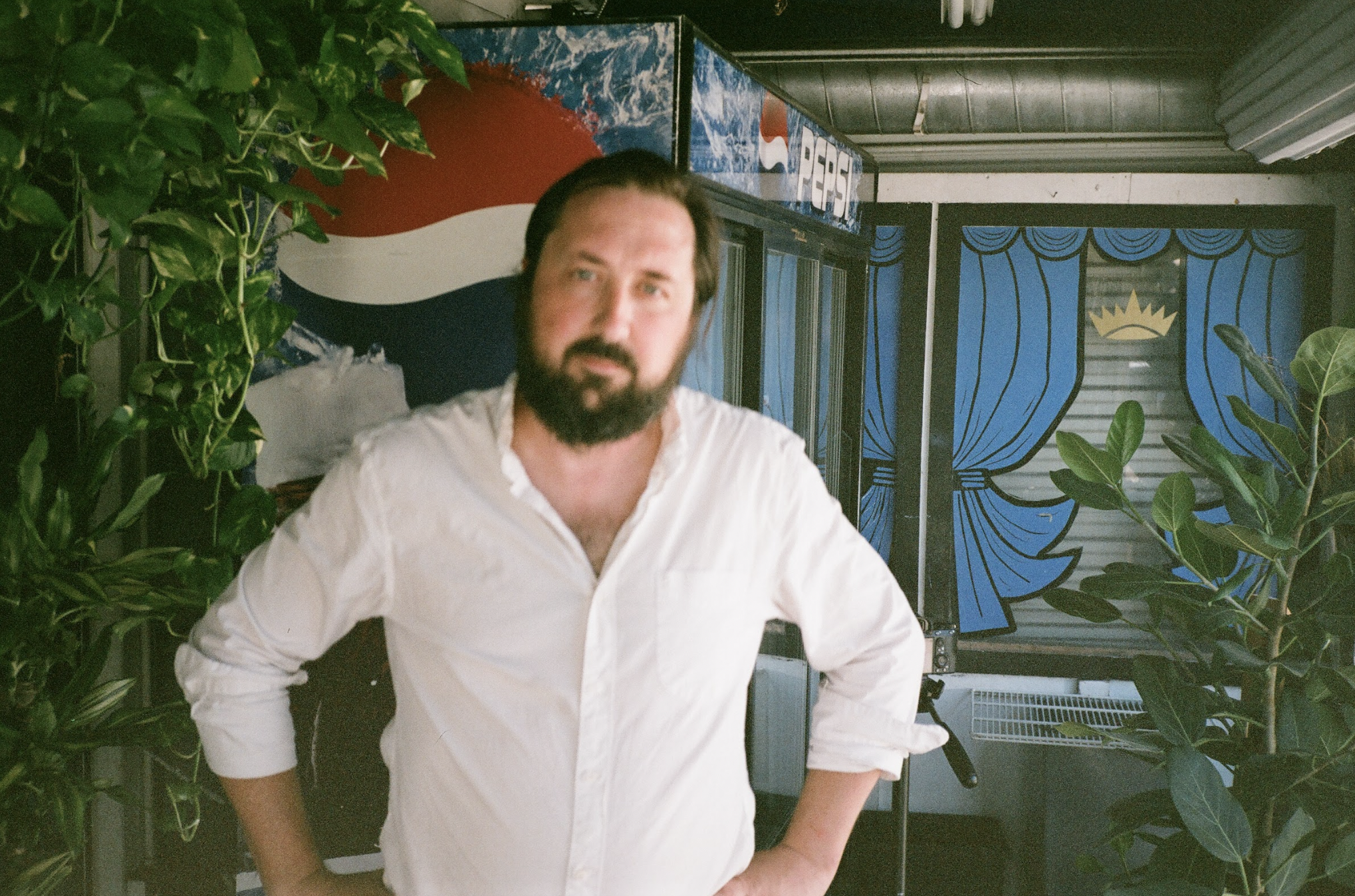 Peter Matthew Bauer estrena «Flowers» un disco personal