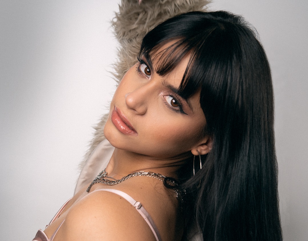 Nadira estrena «Ese» una mezcla vibrante de música latina - Bravo Revista