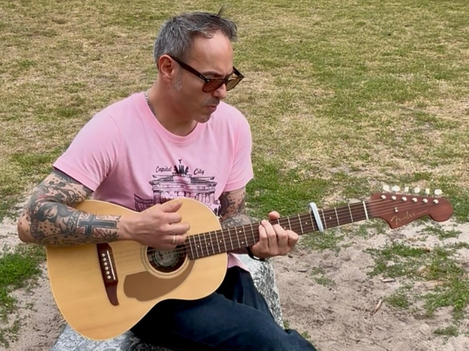 Estrada Music Project lanza «Firma el Documento» - Bravo Revista